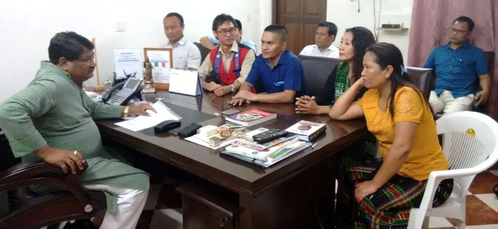 Manipur tribal leaders met President and Tribal Affairs minister - News ...