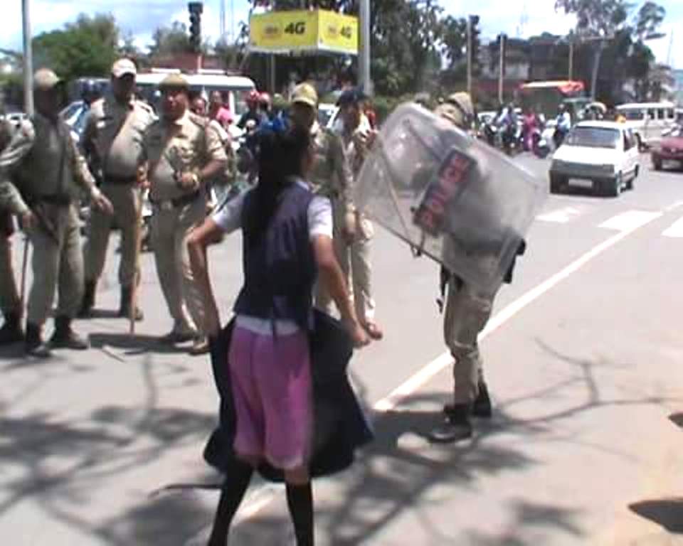 Students’ protest turns dramatic as a protestor pull out her wrapper ...