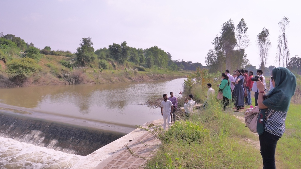 Chain of check dams on tributaries of Gomti river help restoration and ...