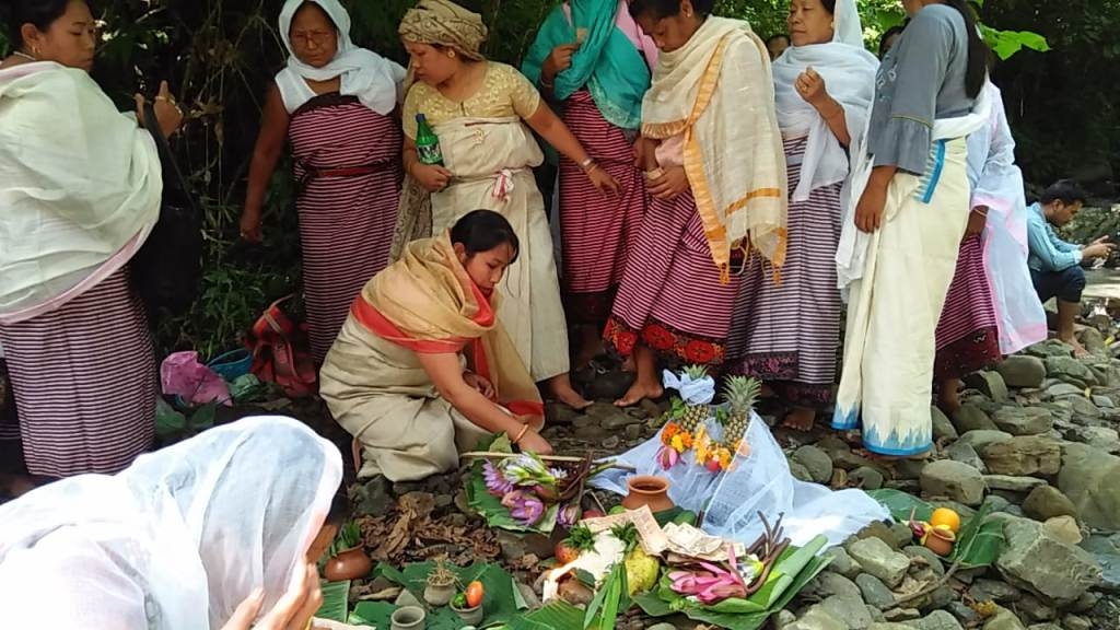 Cleaning the indigenous spirit- Rituals held at the Imphal River ...
