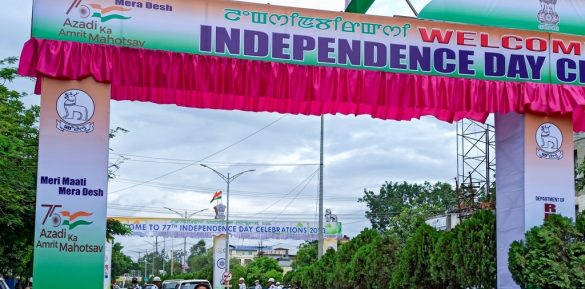 Delayed removal of Independence Day gates clogs Imphal roads - News ...